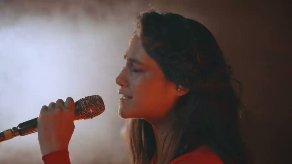 Ximena Sariñana estrena versión en vivo de “Rompe” en sensacional ...